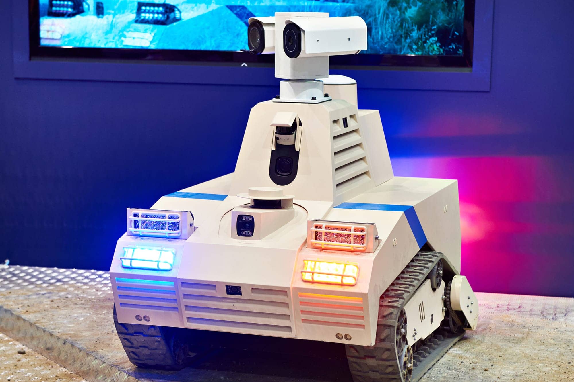 Mobile Robots Detect and Encourage Social Distancing | Respiratory Therapy